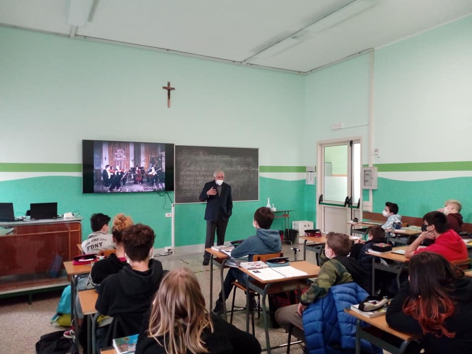 Lezione di musica col maestro Bruno Pignata - Istituto Salesiano San ...
